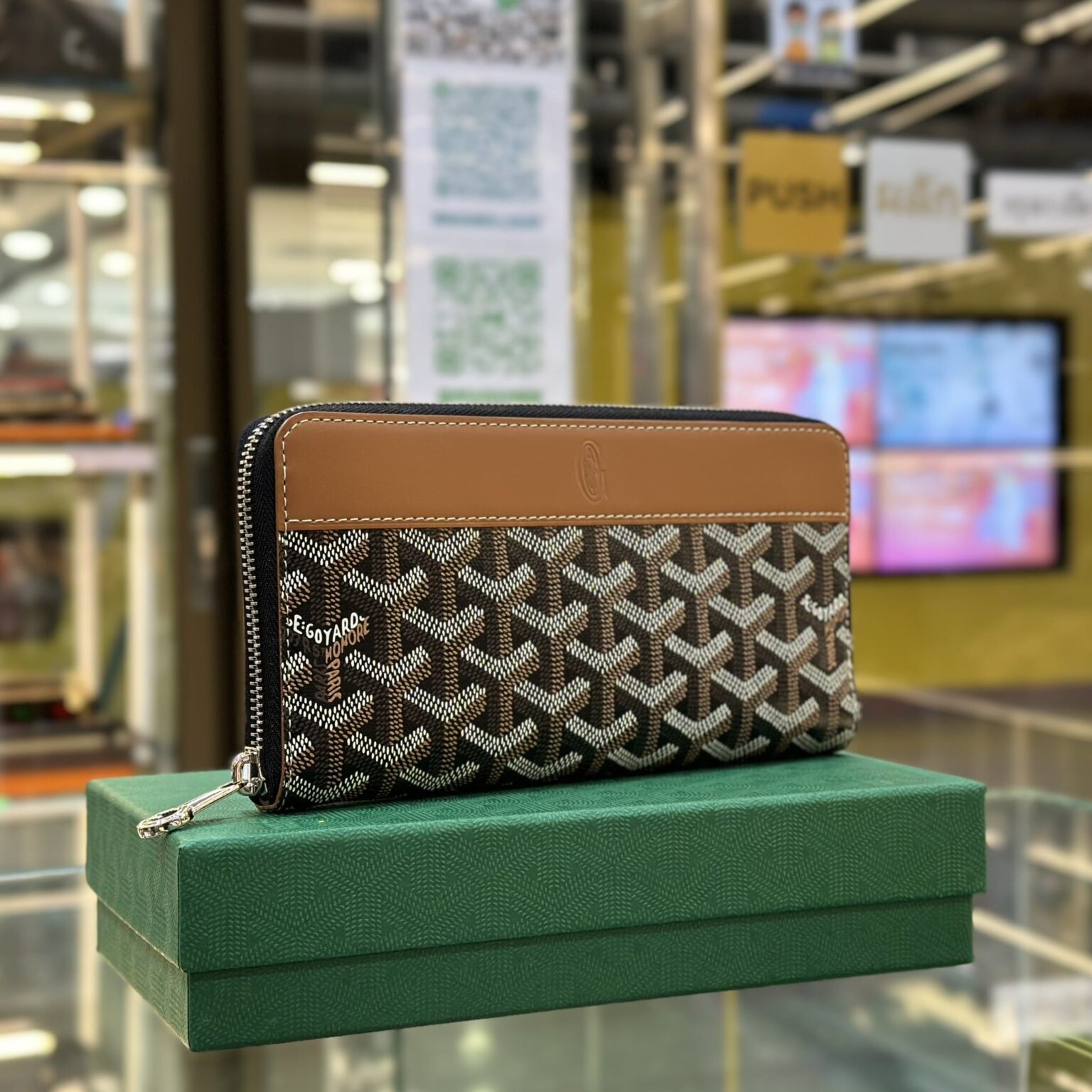 GOYARD Matignon GM Wallet - Madame N Luxury