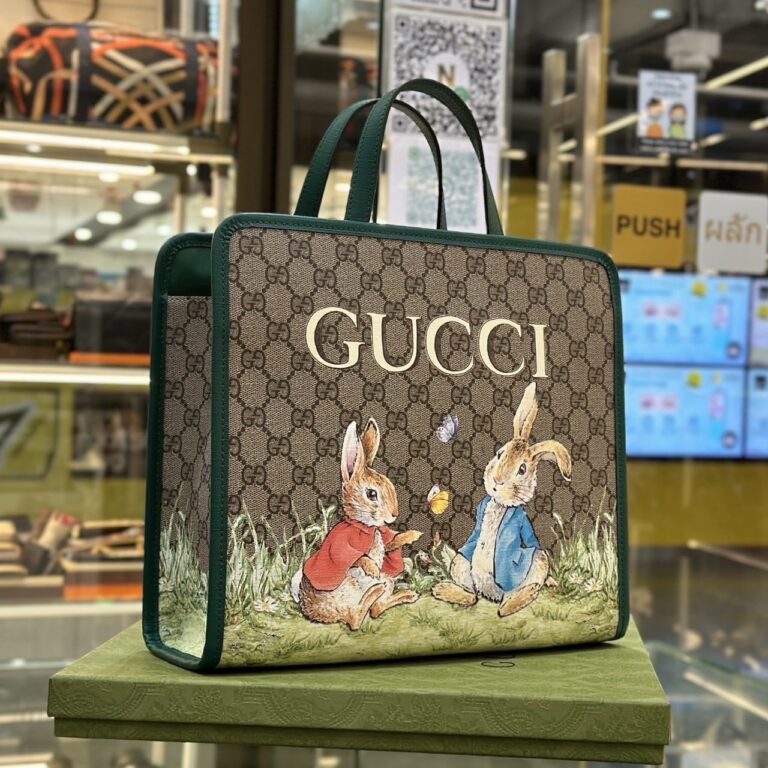 กระเป๋าถือ GUCCI x PETER RABBIT GG Supreme Beige/Ebony