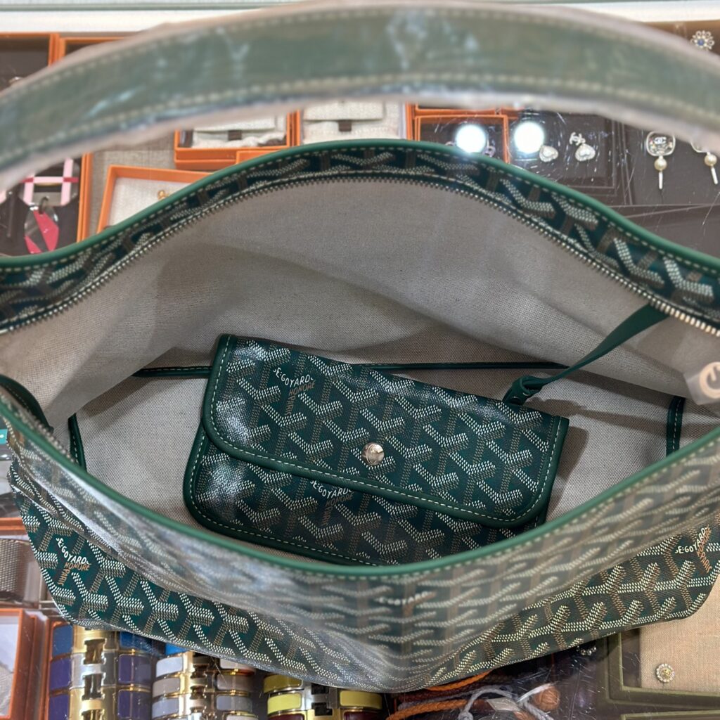 กระเป๋าแบรนด์เนมมือหนึ่งและมือสอง เซ็นทรัล ลาดพร้าว ชั้น G